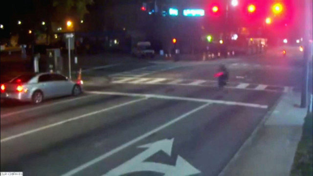 Watch Motorcyclists Run Red Light