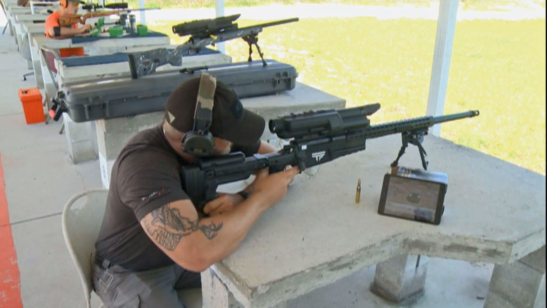 'Smart' rifle has jet fighter lock & launch technology | wtsp.com