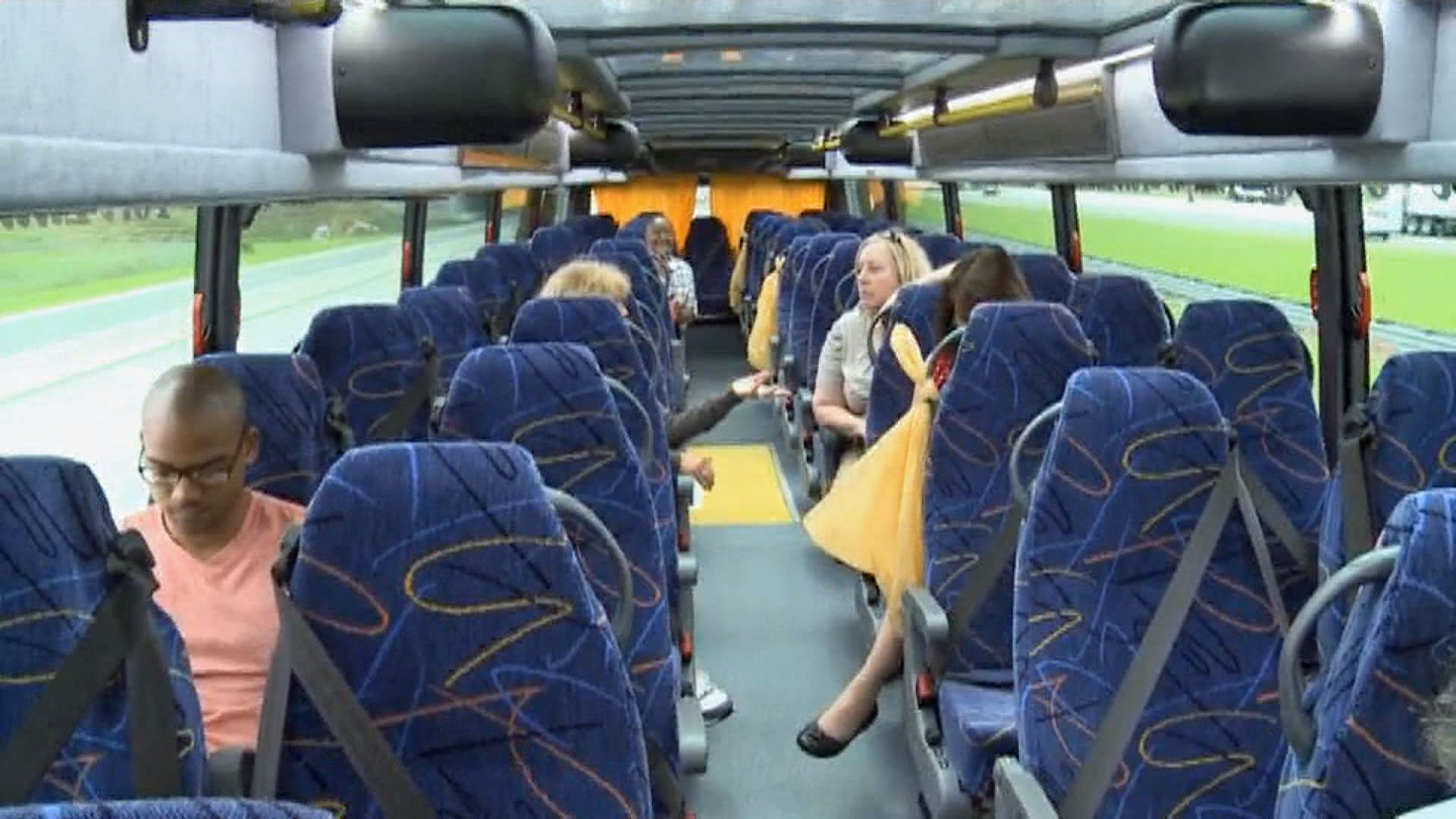 Megabus arrives mega late on 1st day | wtsp.com