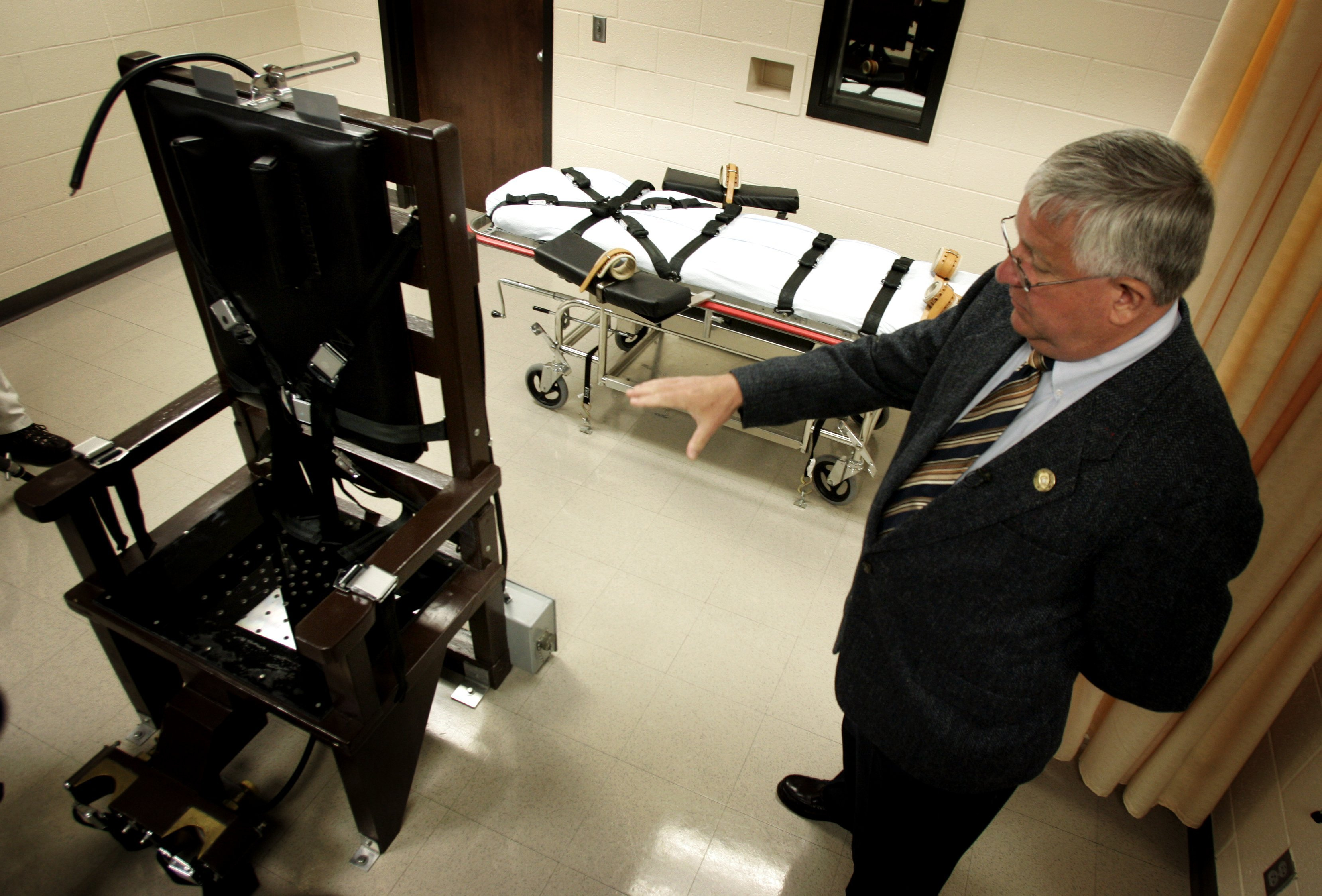 Tenn. inmates sue to stop electric chair 'torture' | wtsp.com