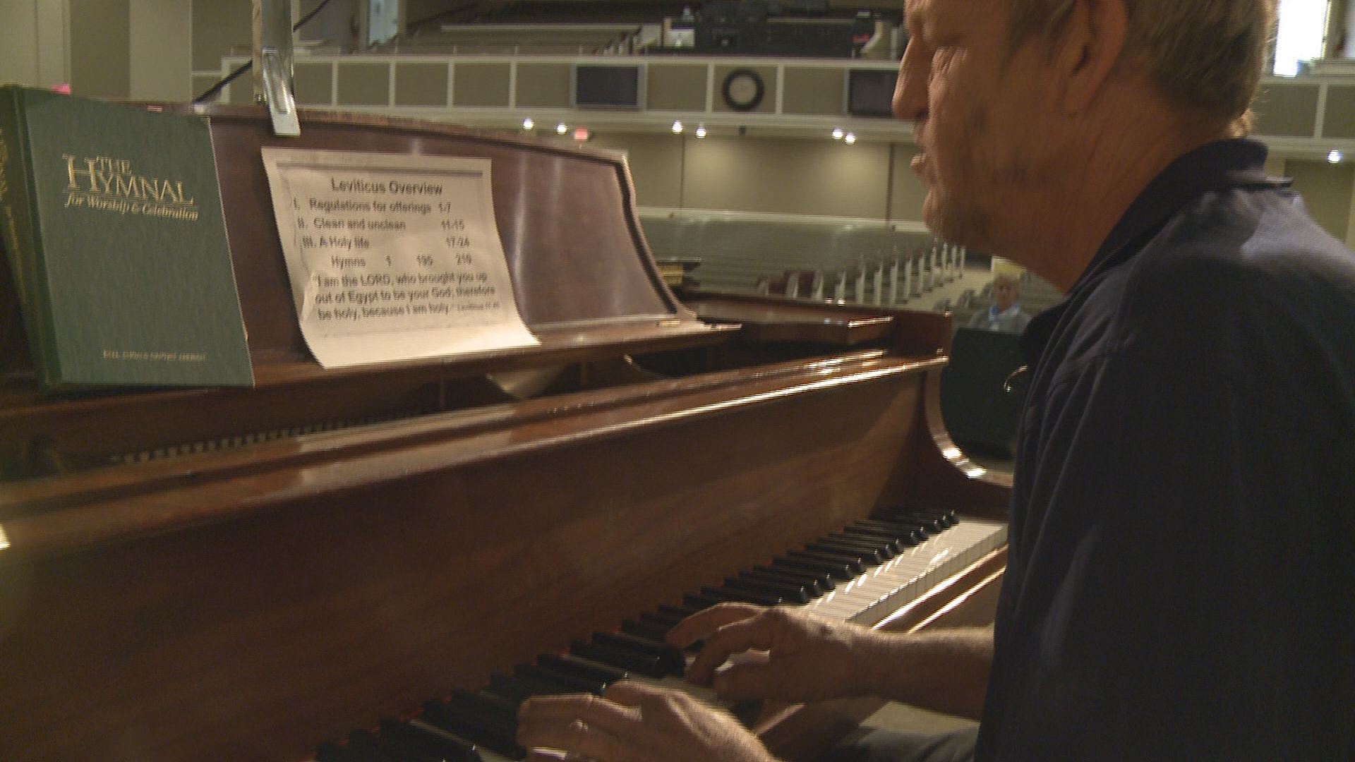 School maintenance man makes memorable sound | wtsp.com