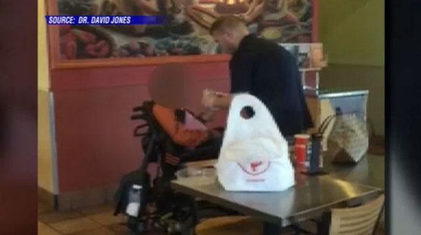 Fast-food worker feeds customer with a disability | wtsp.com