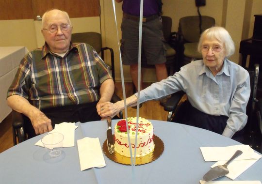 Centenarian couple celebrates 75th wedding anniversary | wtsp.com
