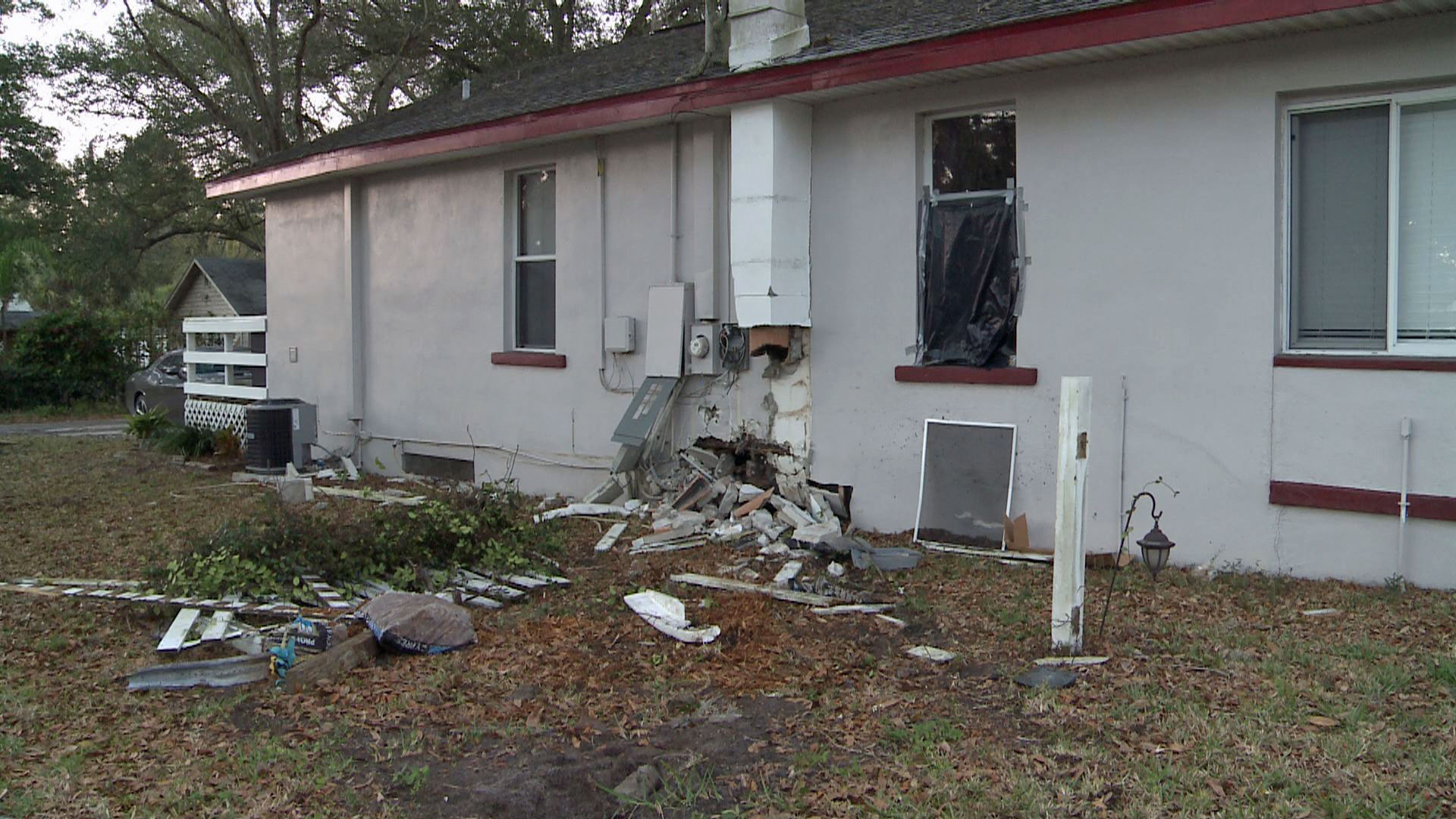 Suspects sought after stolen vehicle crashes into home | wtsp.com