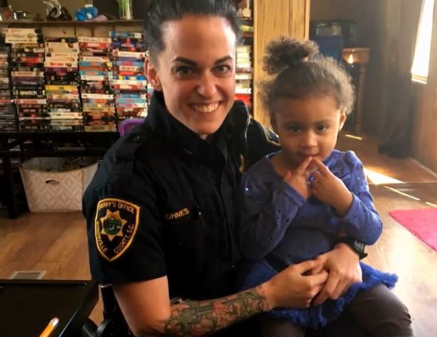 Cop helps 2-year-old girl put on pants after she called 911 | wtsp.com