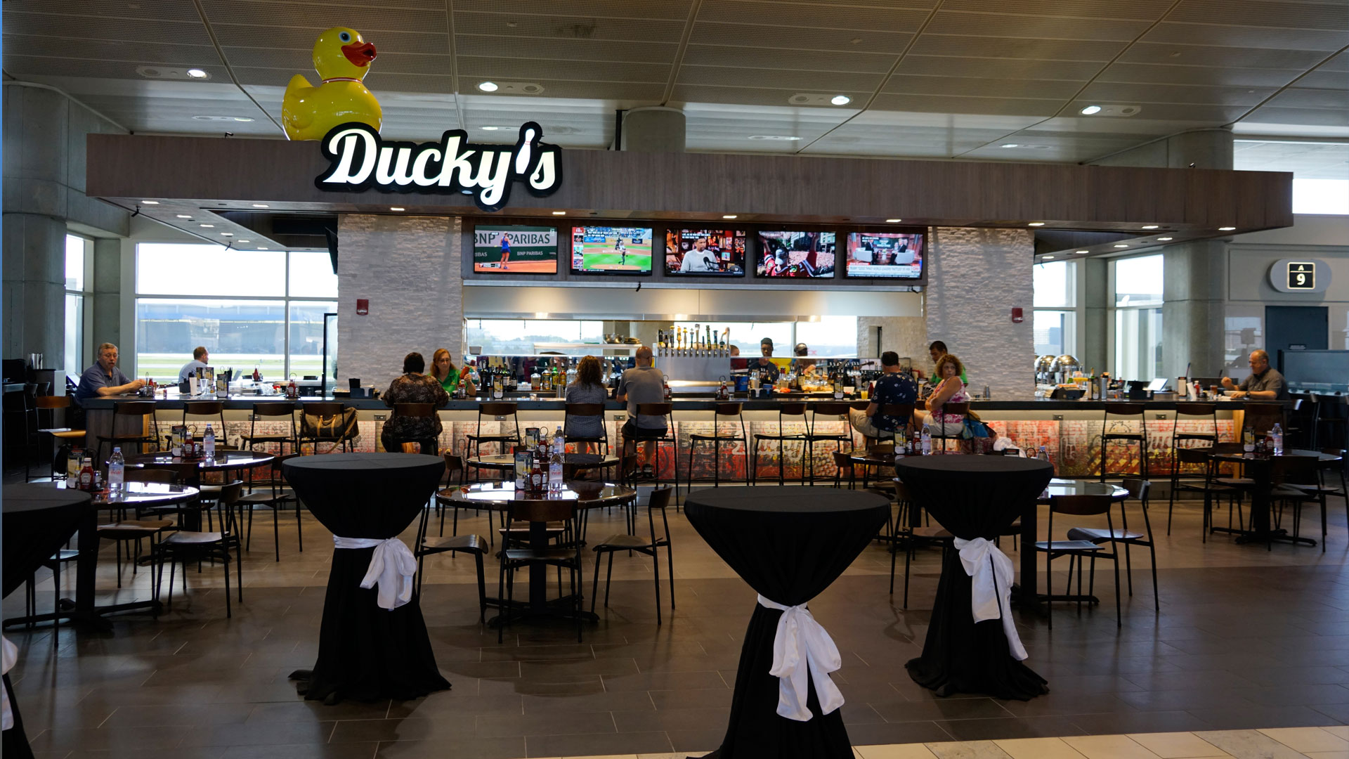 Ducky's, two other concessions open at Tampa Int'l Airport | wtsp.com