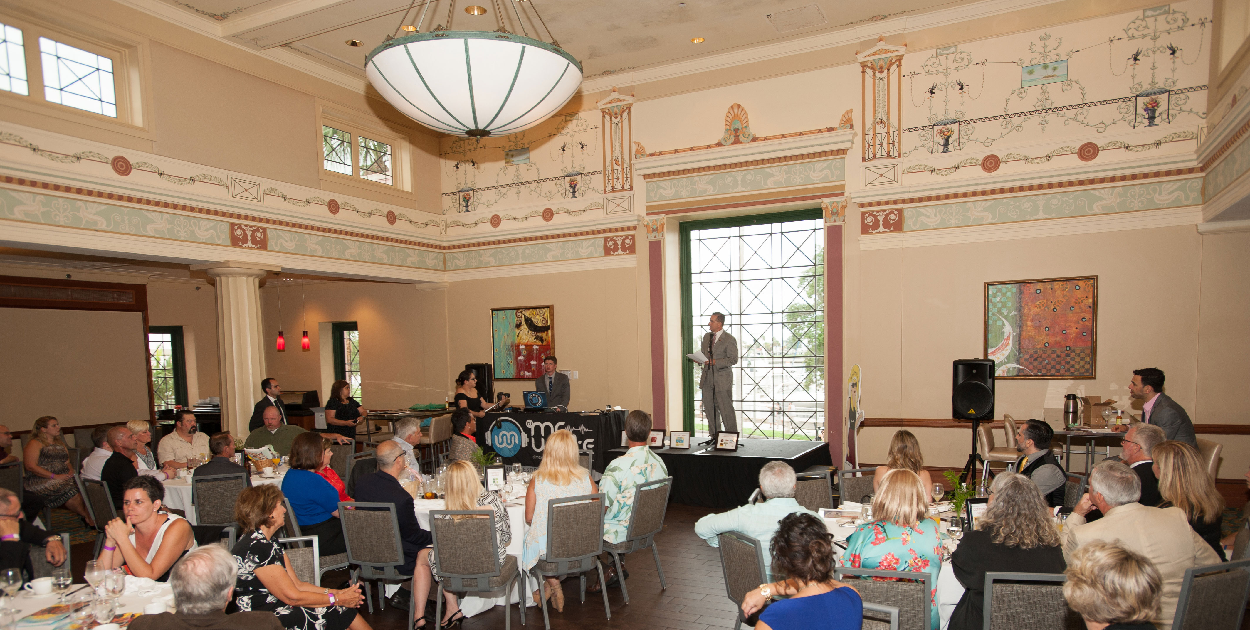 10Investigates' Noah Pransky hosts LocalShops1 business awards | wtsp.com
