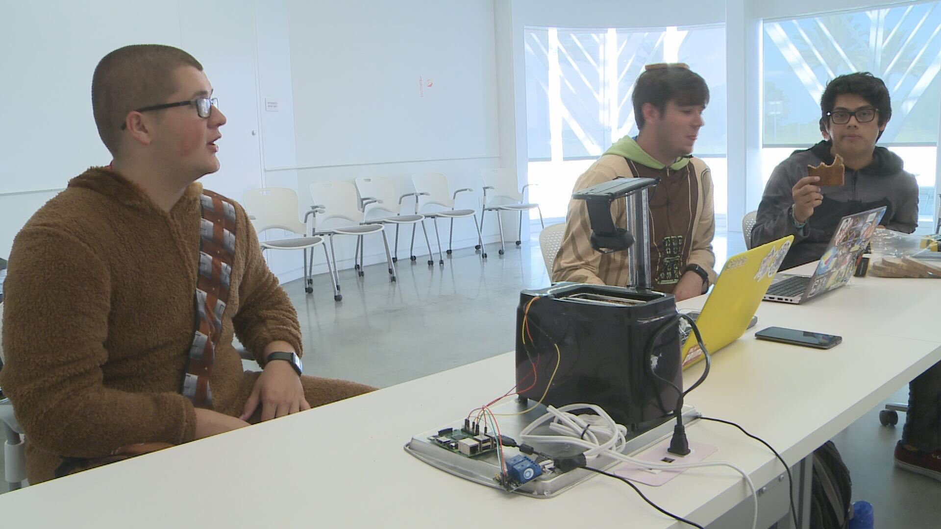 Florida Poly students create a 'smart' toaster | wtsp.com