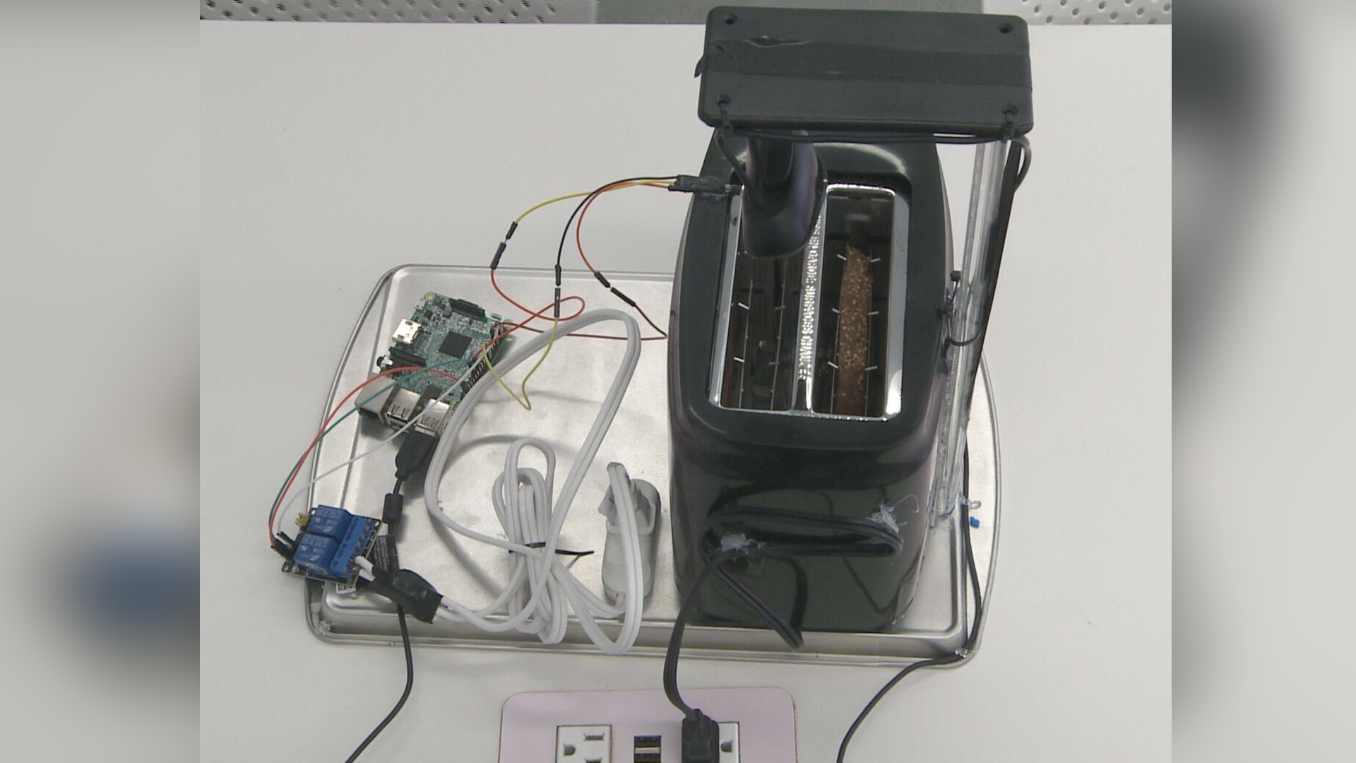 Florida Poly students create a 'smart' toaster | wtsp.com