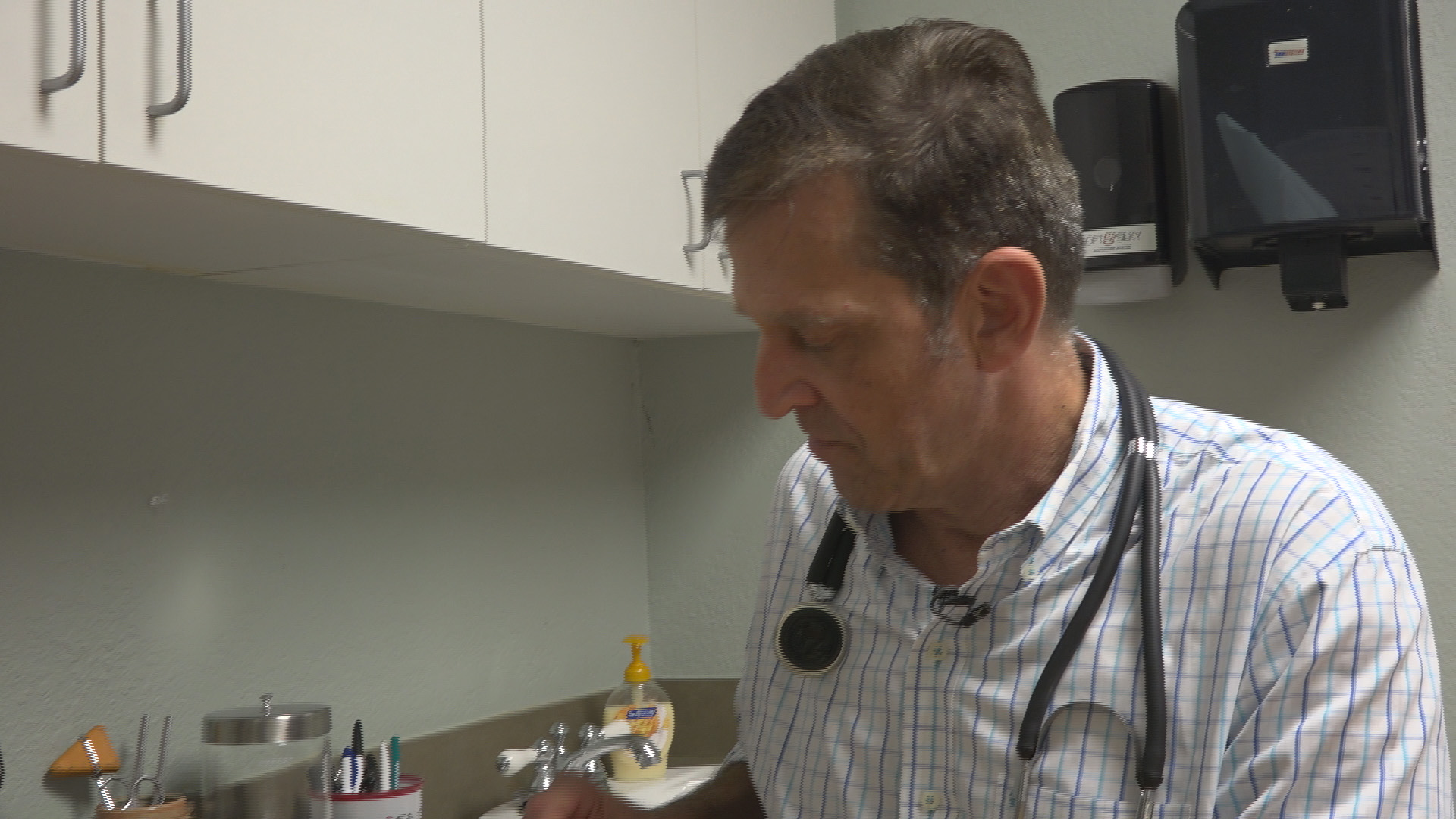 St. Pete doctor driven to serve patients despite being uninsured ...