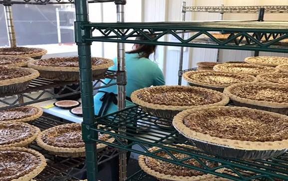 Yoder's pies a Thanksgiving tradition for thousands of pie lovers ...